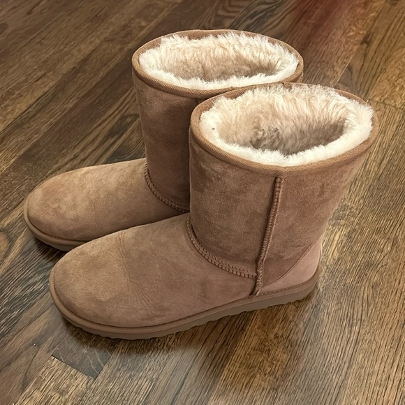 UGG | Shoes | Uggs Size 1 | Poshmark